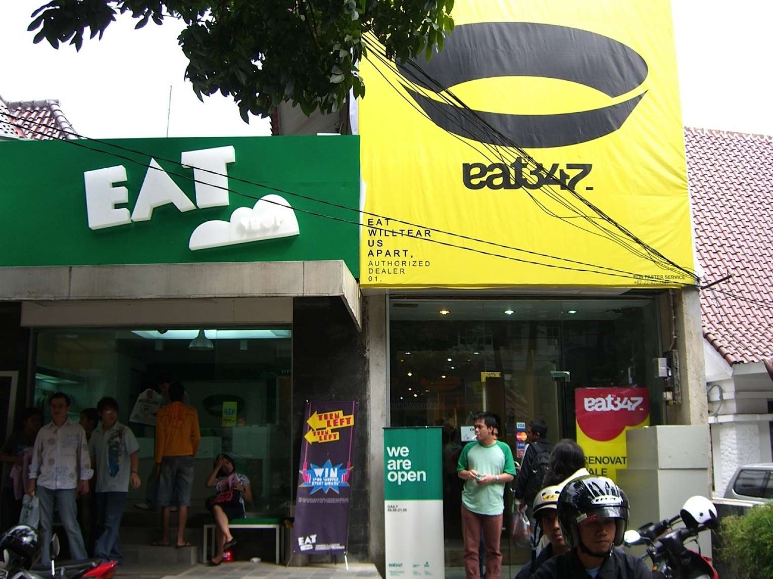 Material Interventions: Indonesian DIY Fashion and the Regime of the ...